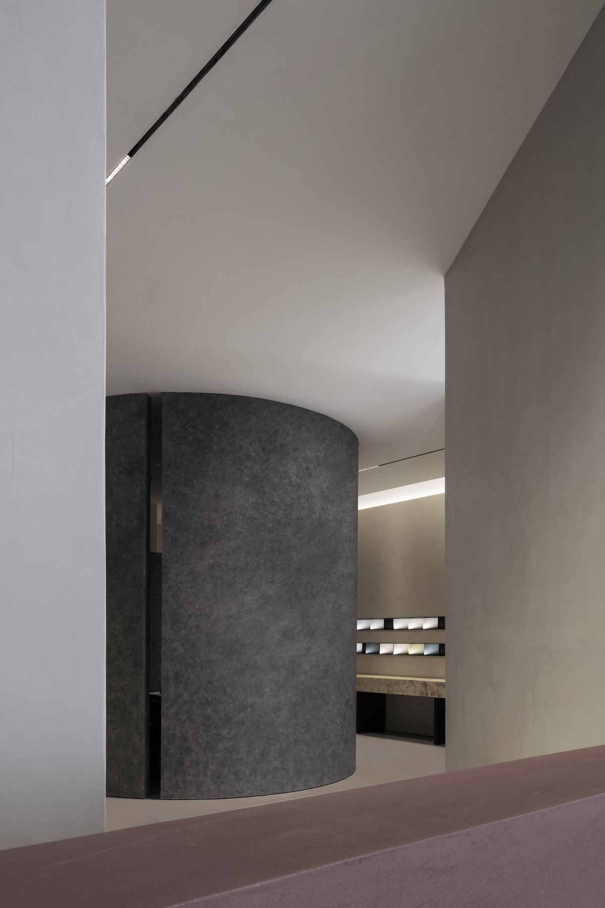 YinjiSpace - MAX Design x Italy ARCO Art Paint Gallery